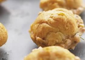 Soesjes gevuld met tonijn salade | Solo